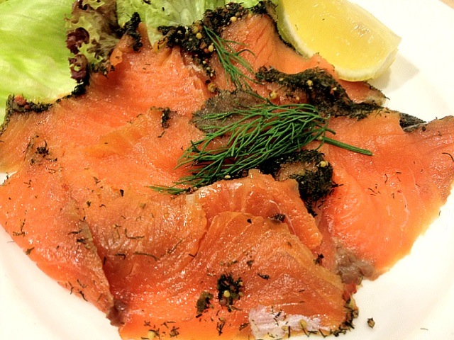 Gravad lax plate/Nicholas Tay | Snapdish[スナップディッシュ]