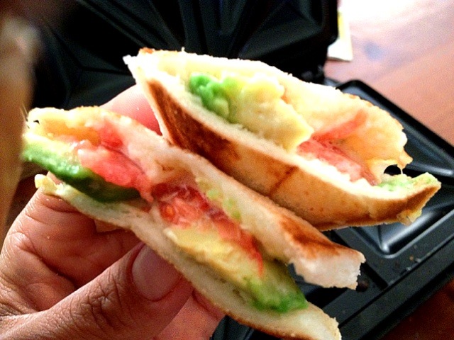 ホットサンド アボカド トマト チーズ/chieko ♪ | Snapdish[スナップディッシュ]