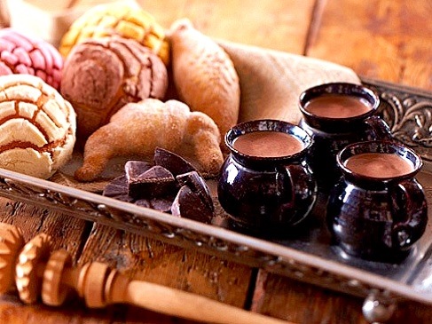 Pan con Chocolate caliente de Oaxaca/Edgar Rodriguez | SnapDish[スナップ ...