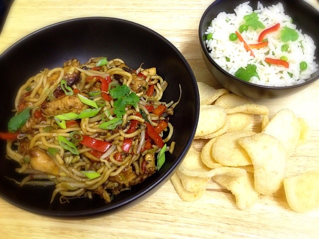 Chicken Chow Mein and stick.../Steve Pountney | Snapdish[スナップディッシュ]