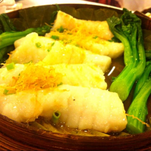 Steamed spotted garoupa sli.../skyblue | Snapdish[スナップディッシュ]