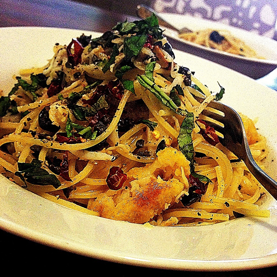 Spaghetti alla Puttanesca Bianco プッタネスカビアンコ/Yuka Nakata | SnapDish[スナップ ...