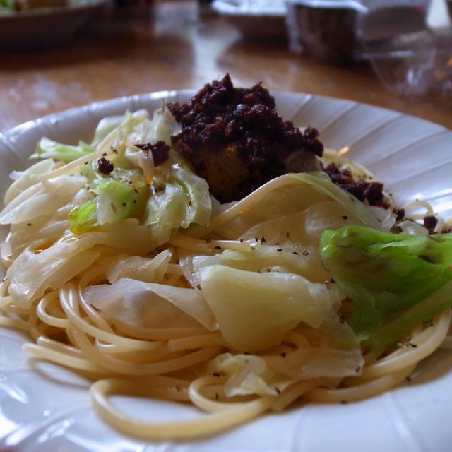 ニンニクとアンチョビとジャガイモとキャベツのパスタ/Taketoshi Sato | Snapdish[スナップディッシュ]