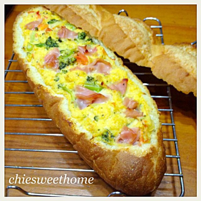 地元産ブロッコリーとトマトでバケットキッシュ/chieko ♪ | Snapdish[スナップディッシュ]