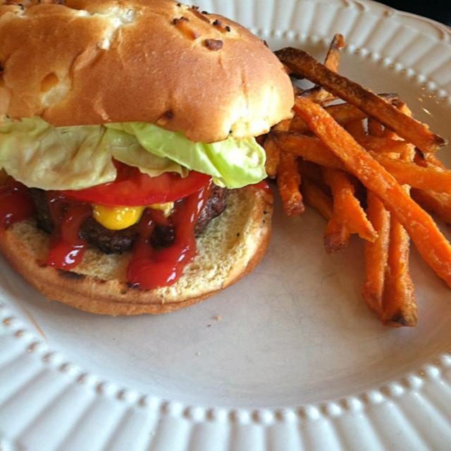 First Hamburger of the summer/K Goodness | Snapdish[スナップディッシュ]