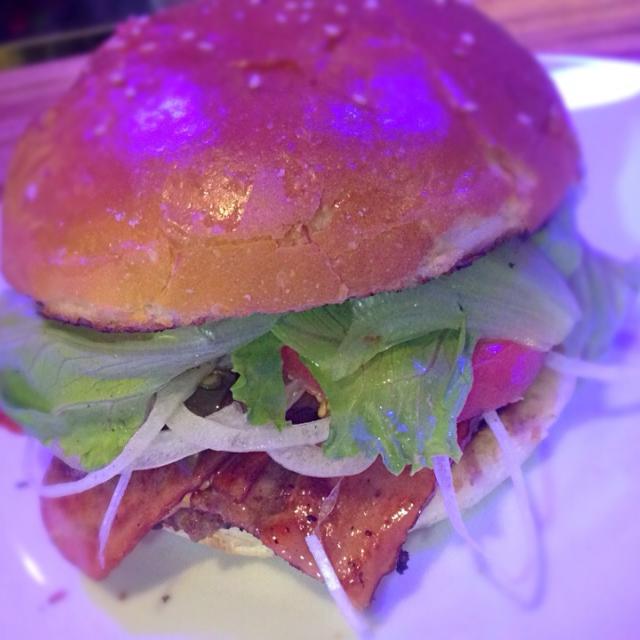 Baconjalape o cheese burger/Samuel Naylor | Snapdish[スナップディッシュ]