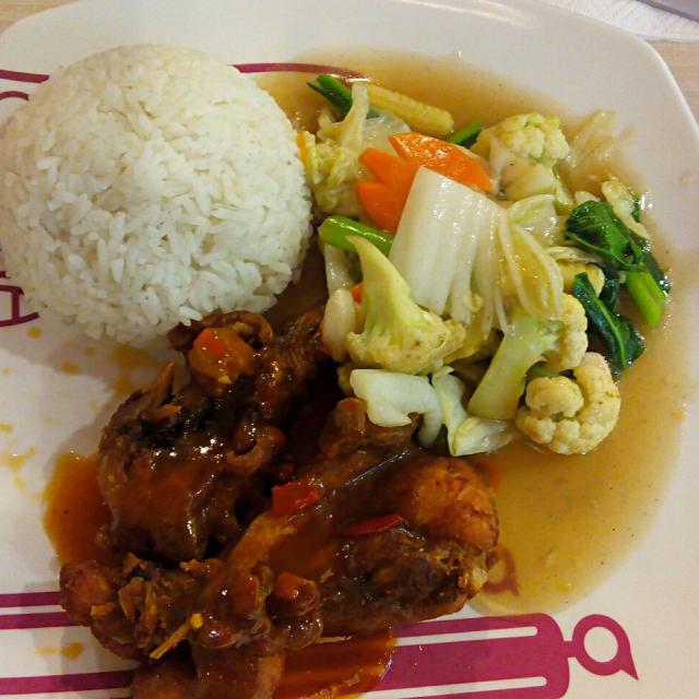 chicken with rica rica sauce and capcayindonesian food/natasha damara ...