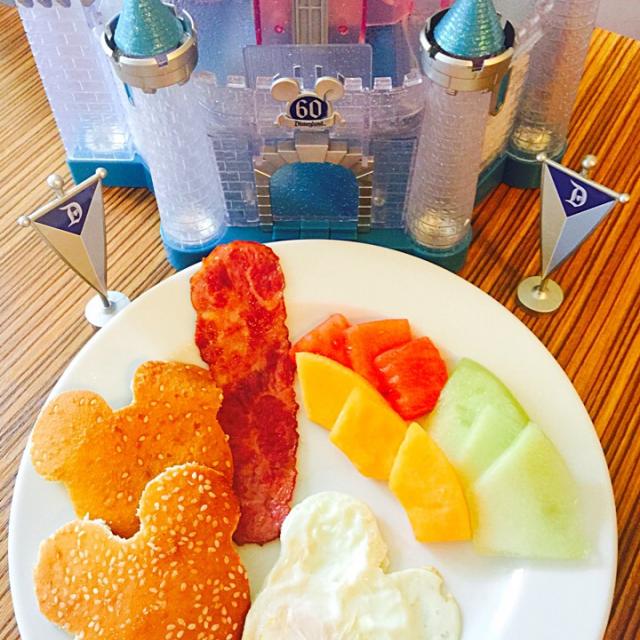 Mickey Mouse Breakfast with.../Cheryl Melnick | Snapdish[スナップディッシュ]