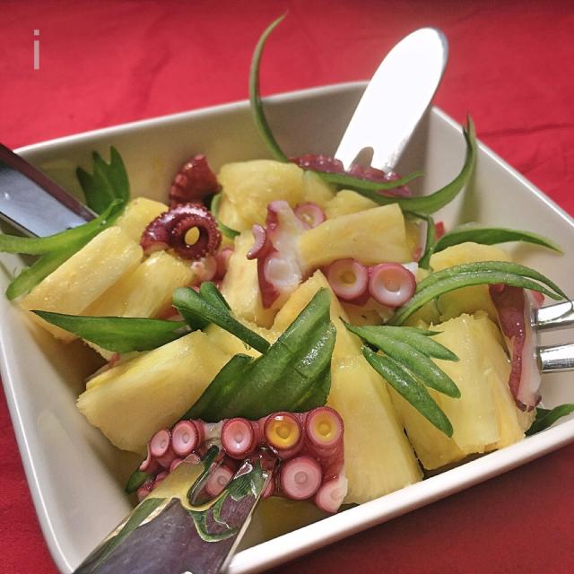 タコとパイナップルのピンチョス Octopus and pineapple pinchos/izoom | Snapdish[スナップ ...