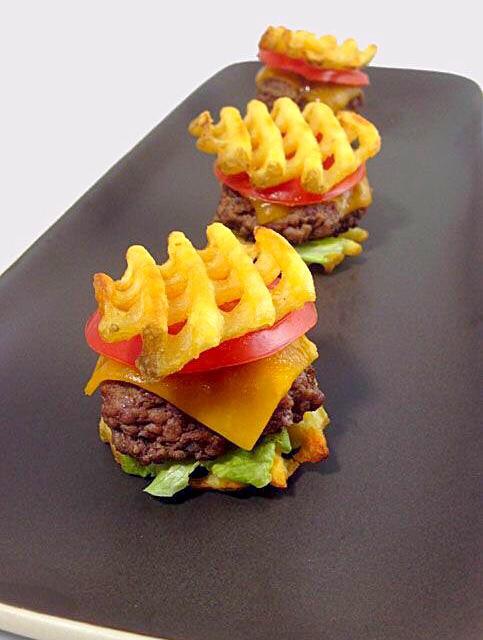 Waffle fry mini burger/🌺IAnne | Snapdish[スナップディッシュ]