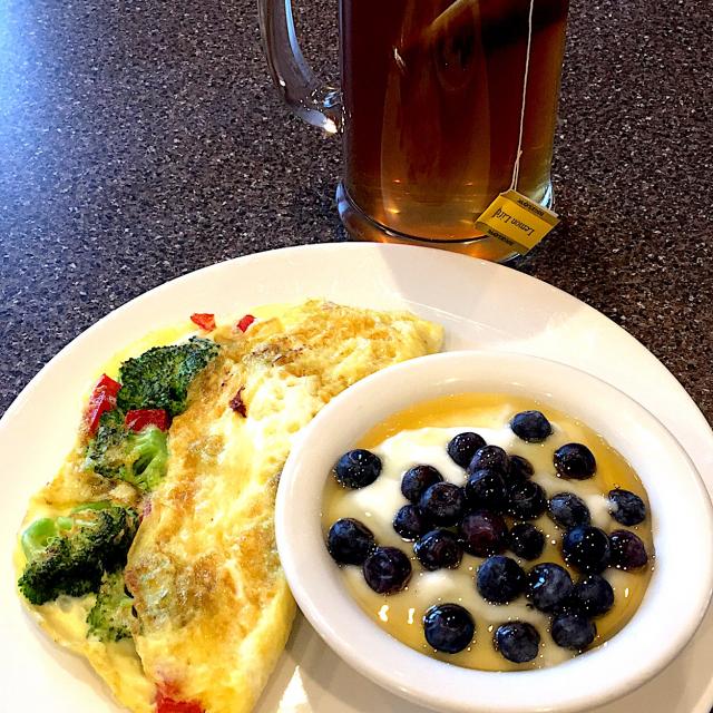 Fit breakfast Veggie omelet.../FitMomDoc19 | Snapdish[スナップディッシュ]