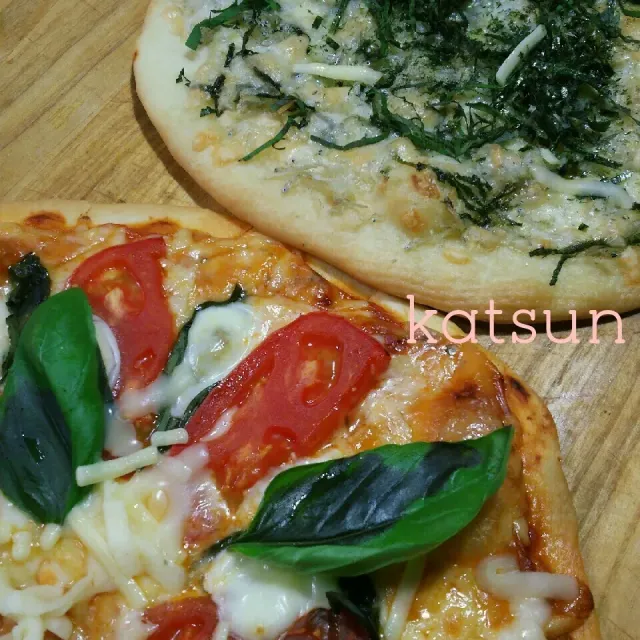 自家製バジルと辛味オイルでピザランチ🍴/katsunさんの料理 | Snapdish[スナップディッシュ] (ID:D4CSea)