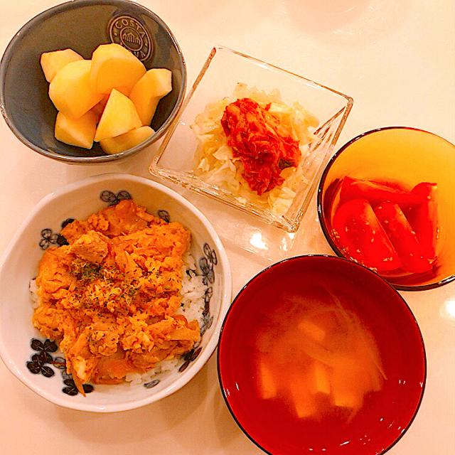 親子丼 冷やしトマト やみつきキャベツ キムチ リンゴ.../nikotan.sy | Snapdish[スナップディッシュ]