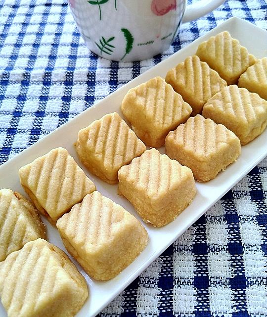 Pineapple Cube Biscuit/Harlina (Malaysia)さんのレシピ | Snapdish[スナップディッシュ]