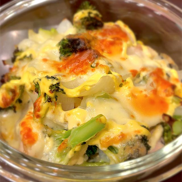 新玉ねぎとブロッコリーと鶏モモのグラタンチーズをた.../Michiko Okamoto | Snapdish[スナップディッシュ]