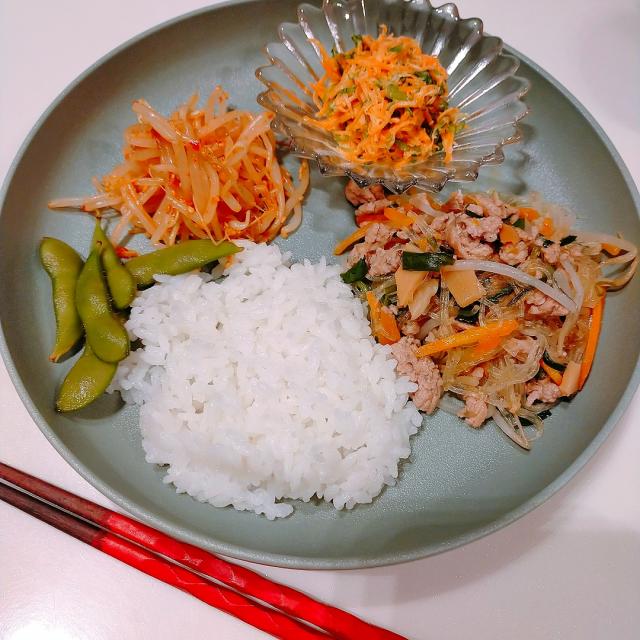ご飯 にんじんサラダ 春雨中華炒め ピリ辛もやし 枝豆/nikotan.sy | Snapdish[スナップディッシュ]