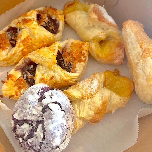 Assorted sweets from Kape R.../🌺IAnne | Snapdish[スナップディッシュ]