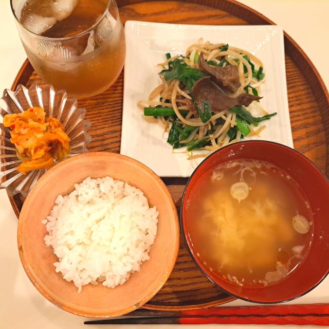レバニラ炒め キムチ ご飯 卵スープ/nikotan.sy | Snapdish[スナップディッシュ]