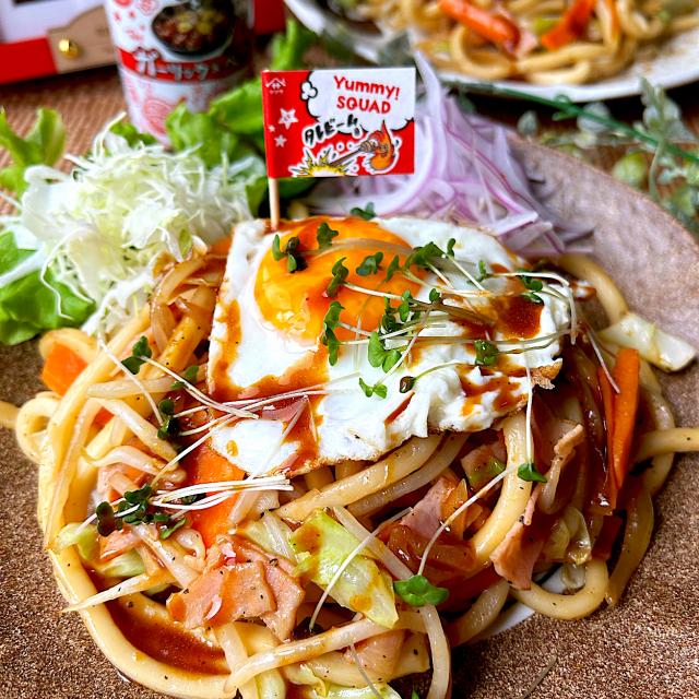 Yummy SQUAD Yummyde 焼きうどん/まなまな♡さんのレシピ | Snapdish[スナップディッシュ]