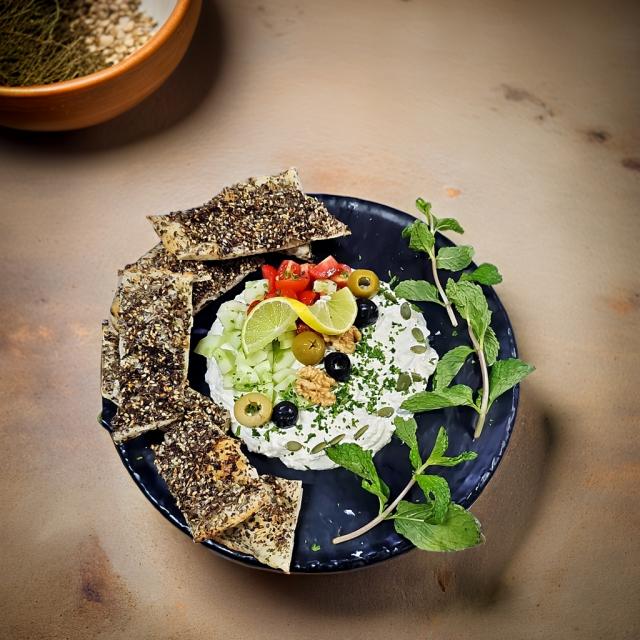 Labneh Zaatar/Schandis.goa | Snapdish[スナップディッシュ]