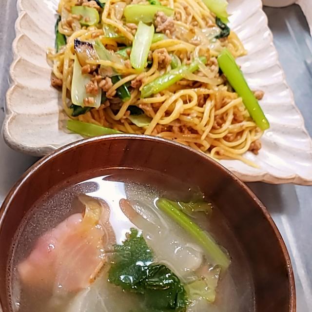 塩焼きそばとかぶとベーコンの中華スープ/hideto | Snapdish[スナップディッシュ]