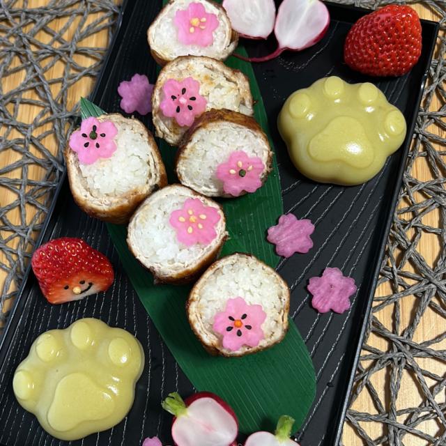 肉巻きおにぎりと足跡型の芋羊羹/akkiy | Snapdish[スナップディッシュ]