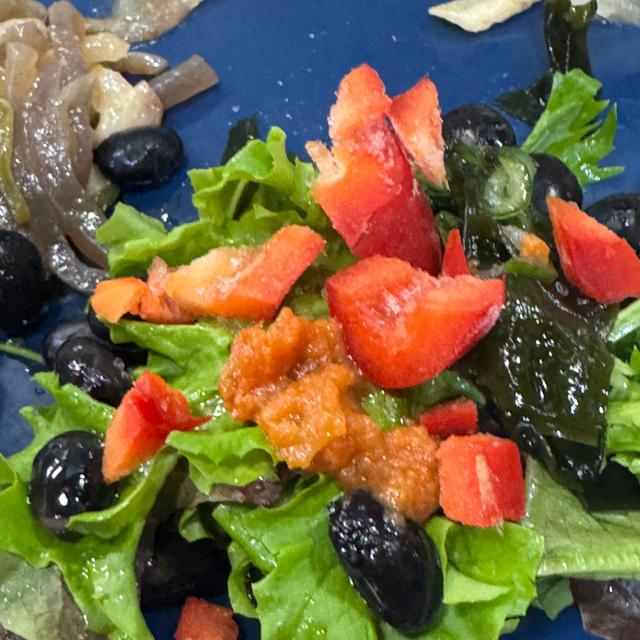 レタスの黒豆わかめサラダ/🐧ペンギン2 | Snapdish[スナップディッシュ]