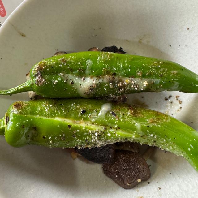 万願寺とうがらしにチーズ挟み/🐧ペンギン2 | Snapdish[スナップディッシュ]