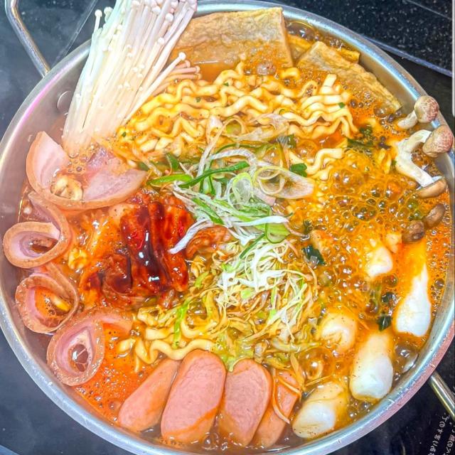 Flavorful Korean Hotpot Noo.../An'lee | Snapdish[スナップディッシュ]