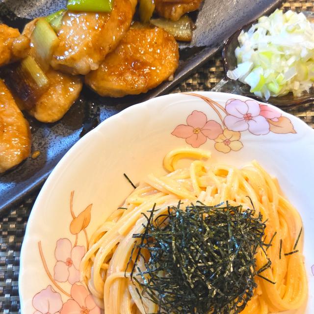 たらこパスタと 鶏むね肉の甘辛焼き/aoi | Snapdish[スナップディッシュ]